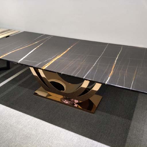 Noir Aziza